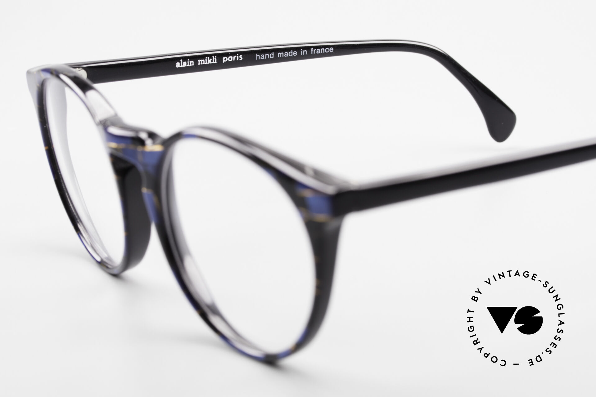 Chasma Frame Design In Black