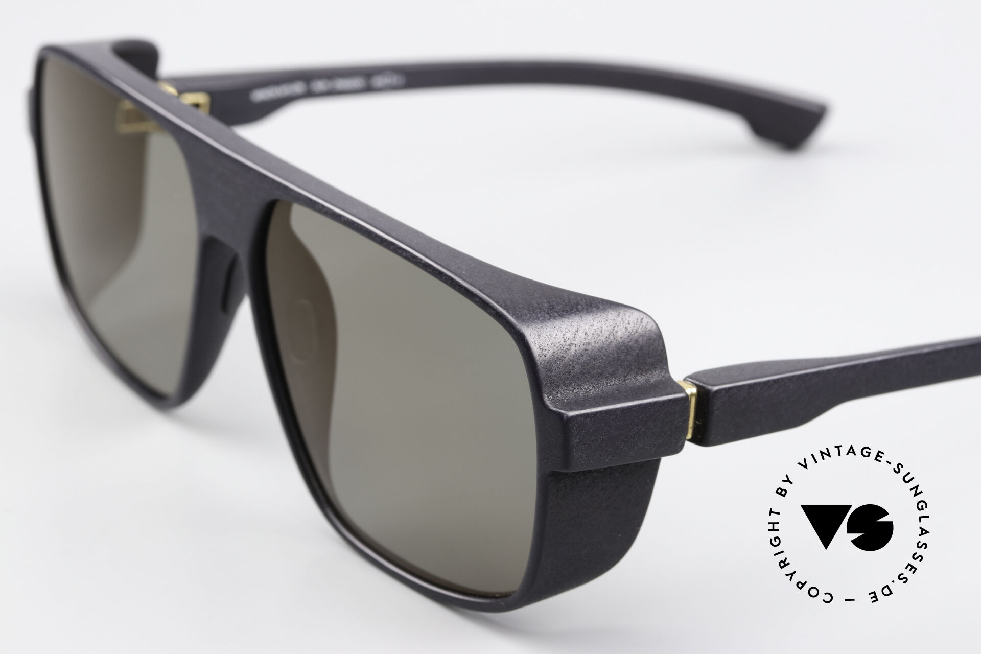 Sunglasses Mykita Mylon Daggoo Pitch Black Lightgold Flash