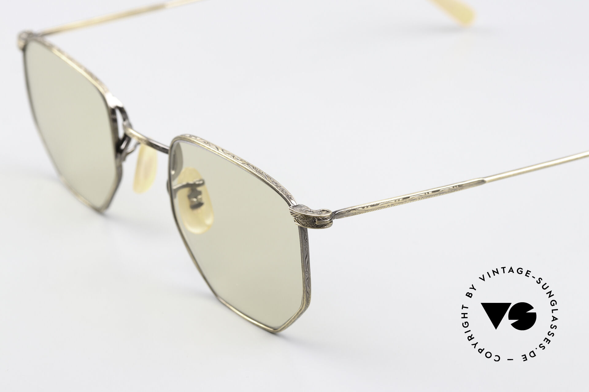 Glasses Oliver Peoples OP17 Lenses Darken In The Sun