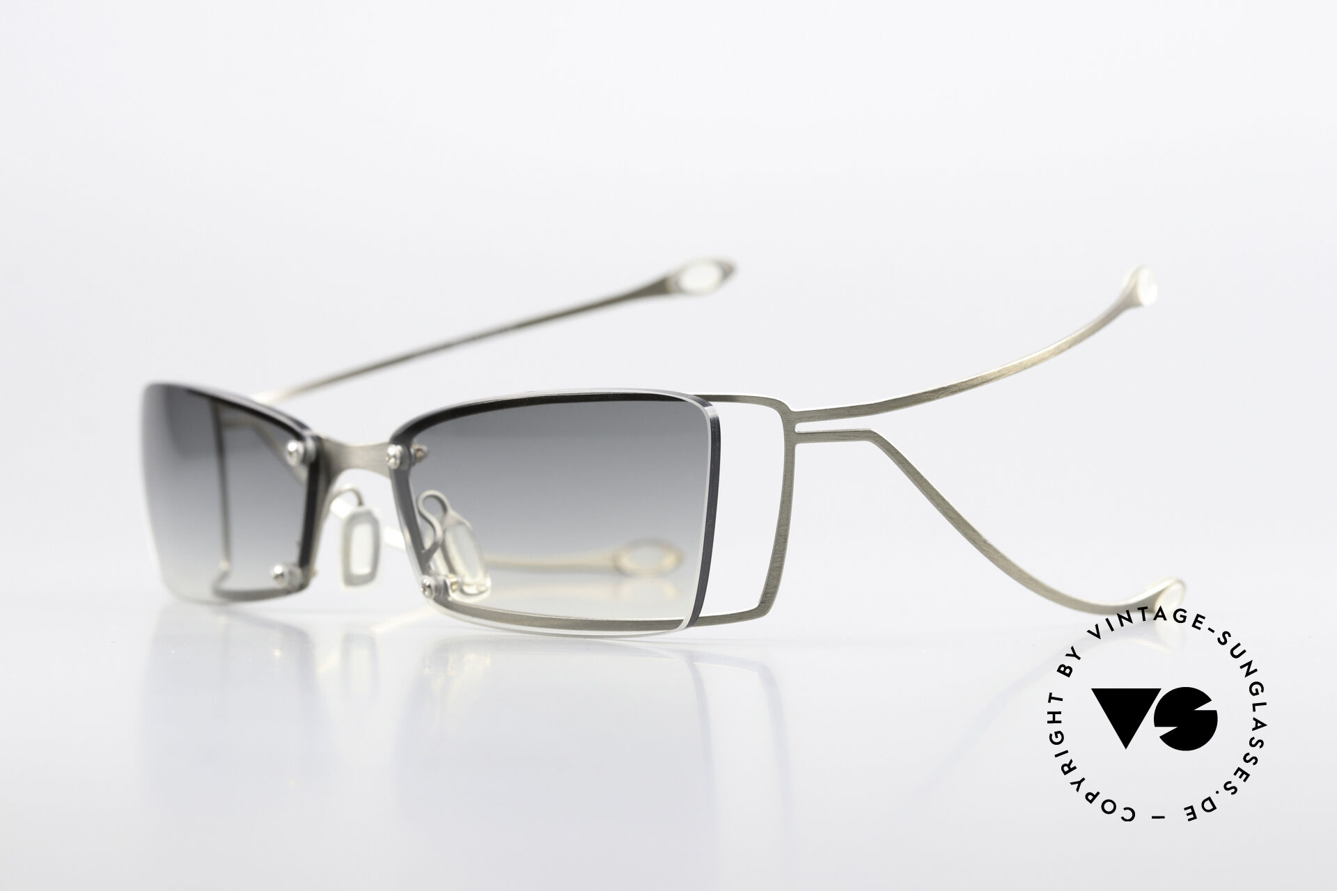 Sunglasses Parasite Hybride 3 From Which Sci-Fi Movie?